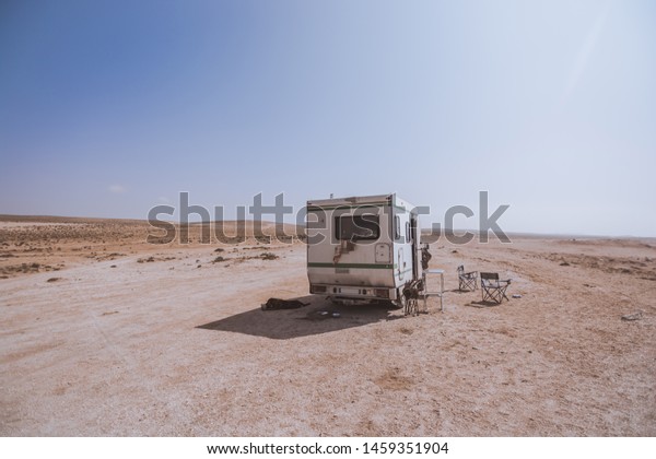 Old Rusty Camper Van Sandy Desert Stock Photo 1459351904 | Shutterstock