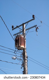 Electricity Post On Blue Sky Foto de stock 193619114 | Shutterstock