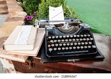72,496 Typing machine Stock Photos, Images & Photography | Shutterstock