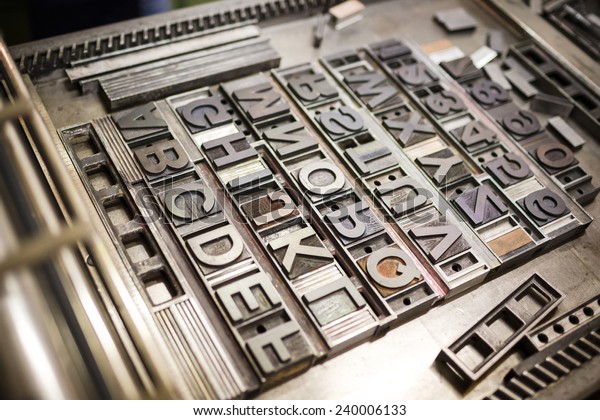 Máquina de impresión de tipografía antigua