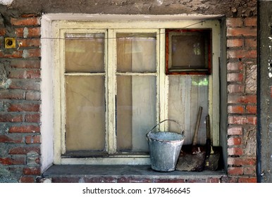 1,913 Old bucket window Images, Stock Photos & Vectors | Shutterstock