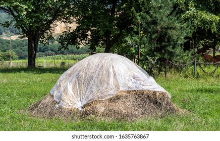 324 Old Fashioned Haystack Images, Stock Photos & Vectors | Shutterstock