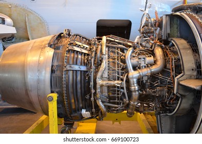 Open Airplane Engine Stock Photo 669100723 | Shutterstock