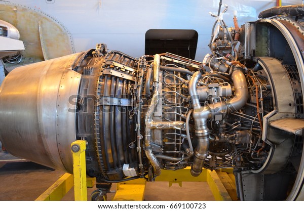 Open Airplane Engine Stock Photo 669100723 | Shutterstock