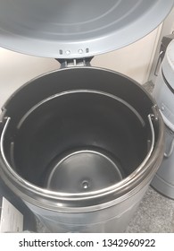 Open Bin Stock Photo 1342960922 | Shutterstock