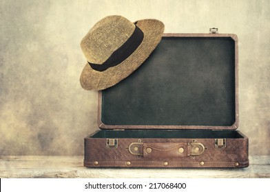 11,273 Old Fashioned Briefcase Images, Stock Photos & Vectors ...