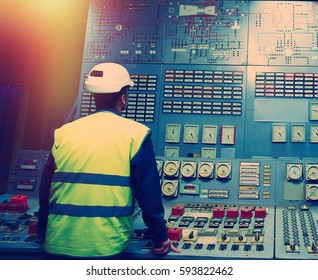 7,900 Machine operator icon Images, Stock Photos & Vectors | Shutterstock