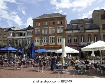 7,317 Coffee Shop Side View Images, Stock Photos & Vectors | Shutterstock