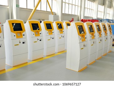 2,091 Outdoor payment terminals Images, Stock Photos & Vectors ...
