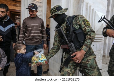 6,605 Distributing sweets Images, Stock Photos & Vectors | Shutterstock