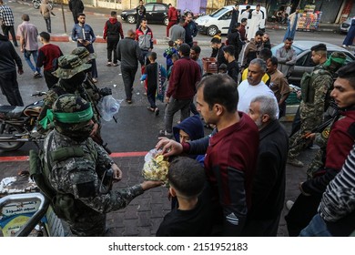 6,605 Distributing sweets Images, Stock Photos & Vectors | Shutterstock