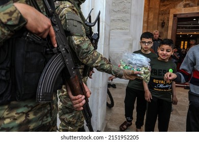 6,605 Distributing sweets Images, Stock Photos & Vectors | Shutterstock