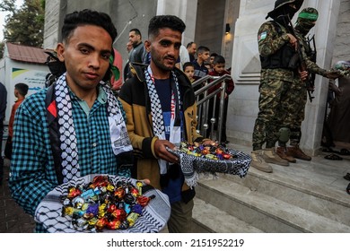 6,605 Distributing sweets Images, Stock Photos & Vectors | Shutterstock