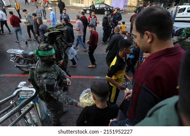 6,605 Distributing sweets Images, Stock Photos & Vectors | Shutterstock