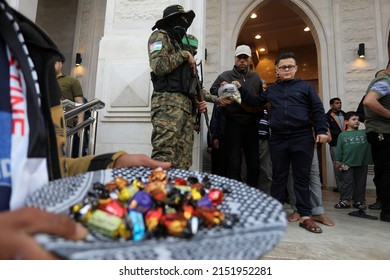 6,605 Distributing sweets Images, Stock Photos & Vectors | Shutterstock
