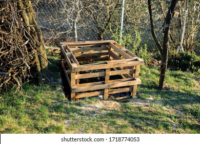 473 Wooden pallet collars Images, Stock Photos & Vectors | Shutterstock