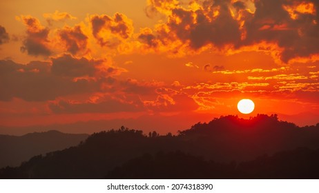 3,534 Sun Setting Over Mountains Images, Stock Photos & Vectors ...