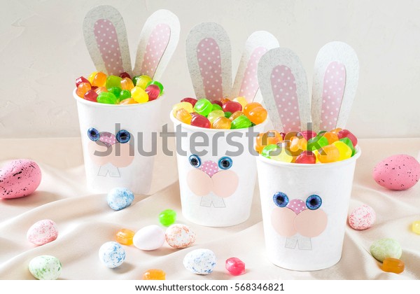 Paper Cups Form Funny Easter Bunny Stockfoto 568346821 | Shutterstock