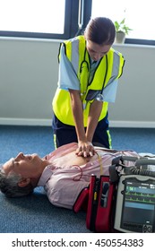 555 Defibrillator on woman Images, Stock Photos & Vectors | Shutterstock