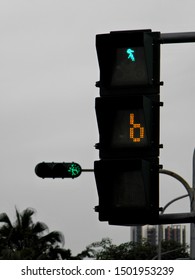 Pedestrian Traffic Light Countdown Timer Modern Stock Photo 1501953239 ...