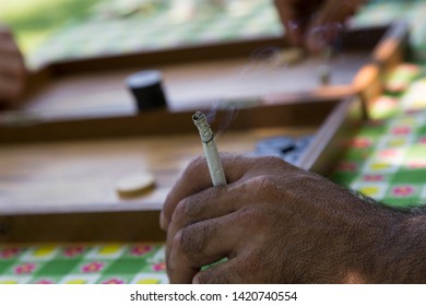 People playing backgammon : 758 images, photos et images vectorielles ...