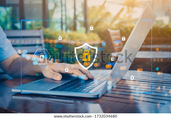 Personne utilisant un ordinateur portable avec : photo de stock ...