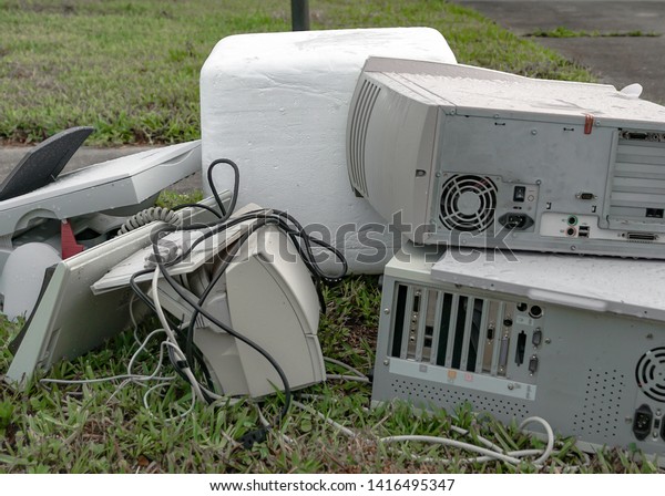 Pile Outdated Computers Sits Useless Pile库存照片1416495347 | Shutterstock