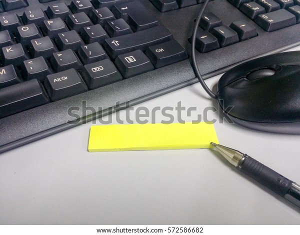 Plain Sticky Notes Keyboard Mouse Background Stock Photo 572586682 ...