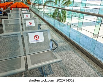 Please Do Not Use This Seat Stock Photo 2020734362 | Shutterstock