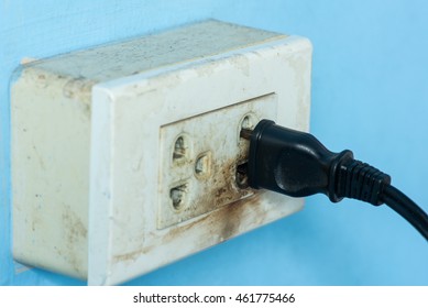 Plug Loose Oldcausing Electric Shock Stock Photo 461775466 | Shutterstock