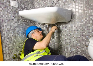 336 Plumber homeowner Images, Stock Photos & Vectors | Shutterstock