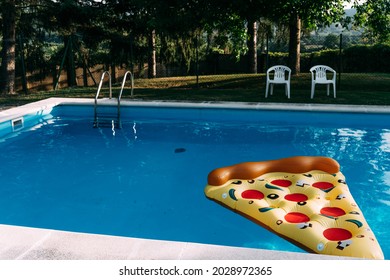 683 Floating pizza Images, Stock Photos & Vectors | Shutterstock