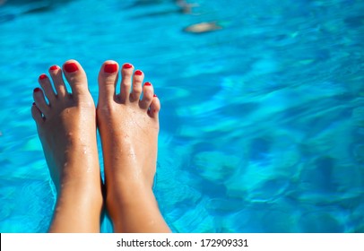 3,352 Toes pool Images, Stock Photos & Vectors | Shutterstock