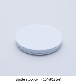24 Popsocket Stock Photos, Images & Photography | Shutterstock