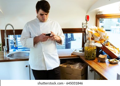 9,438 Chef on phone Images, Stock Photos & Vectors | Shutterstock