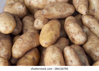 Close On Piles Brown Russet Potatoes Stock Photo (Edit Now) 1178853775