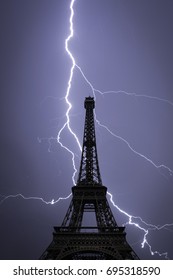Powerful Lightning Strike Eiffel Tower Paris Stock Photo 695318590 ...