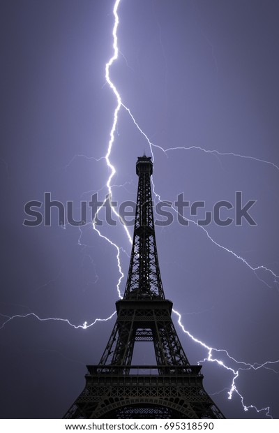 Powerful Lightning Strike Eiffel Tower Paris Stock Photo 695318590 ...