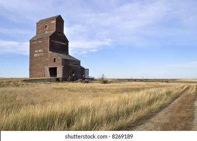 596 Saskatchewan grain elevator Stock Photos, Images & Photography ...