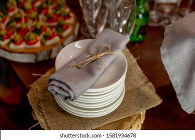 Preparing Buffet Stack Plates Restaurant Table Stock Photo 1581934678 ...