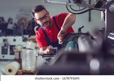15,141 Print maintenance Images, Stock Photos & Vectors | Shutterstock