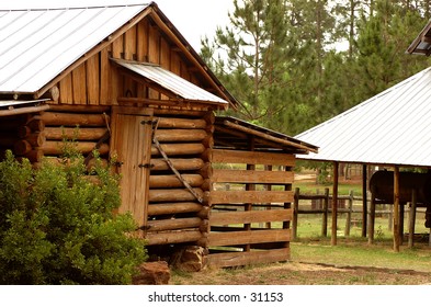Primitive Settler Log Barn Stock Photo 31153 | Shutterstock