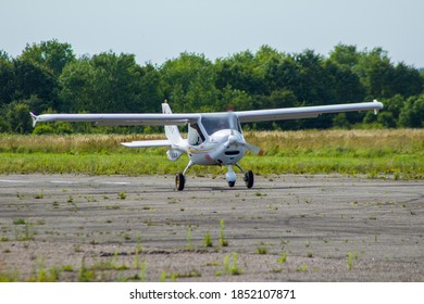 Private Single Engine Plane Flight Design Stock Photo (Edit Now) 1852107871