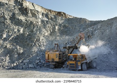 Process Loading Limestone Quarry Dump Truck Stock Photo 2198440715 ...