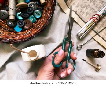Process Paper Basket Weaving Using Old Stock Photo 1368410543 ...