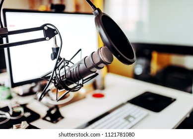 Professional Microphone Studio Setup Stock Photo 1121781080 | Shutterstock