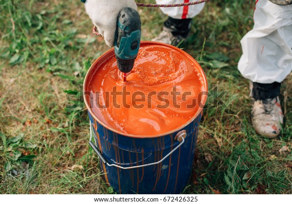 Professional Worker Mixing Paint Using Drill Stock Photo 672426325 ...