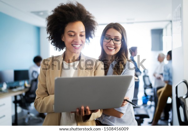 Programmer Working Software Developing Company Office : photo de stock ... Programmer Working Software Developing Company Office : photo de stock ...