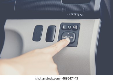 Adjusting Side Mirrors Button Car Electricity Foto stock 1573685257 ...