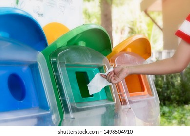 Put Trash Trash By Classification Garbage Foto stock 1295485660 ...